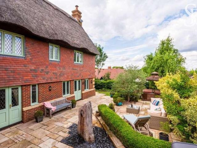 5 bed flat for sale