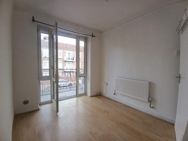 5 Bed Flat, Garnies Close, SE15