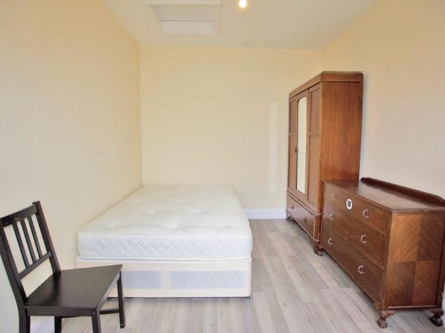 5 Bed Flat, Holloway Road, N7