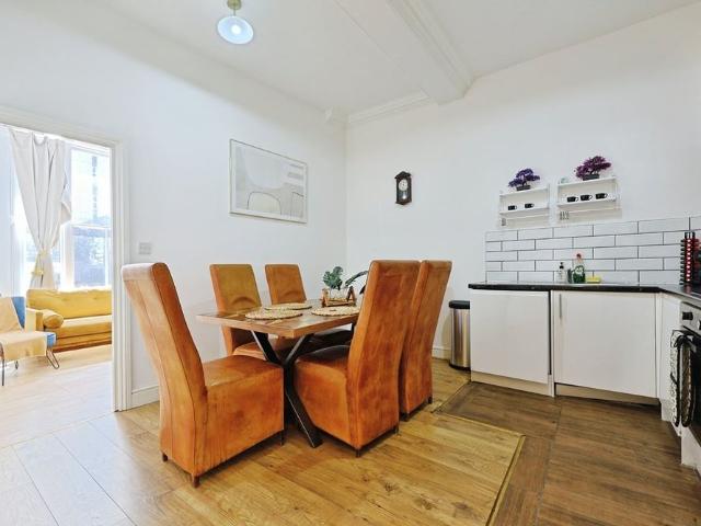 5 Bed Flat, Lillie Road, SW6