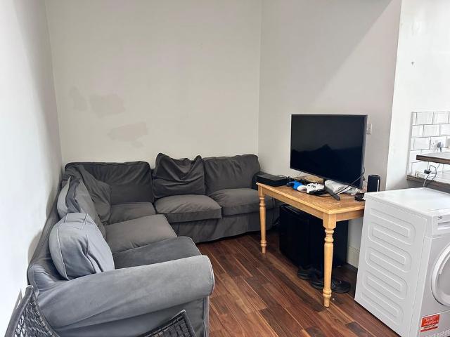 5 Bed Flat, Radnor St, G3