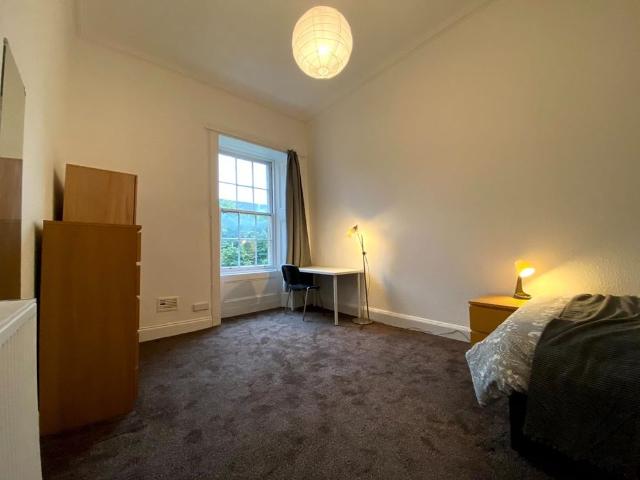 5 Bed Flat, St. Vincent Crescent, G3