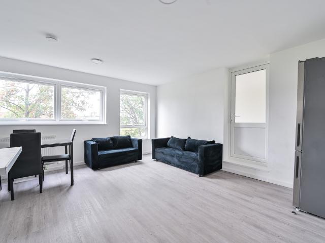 5 bed Flat To Let