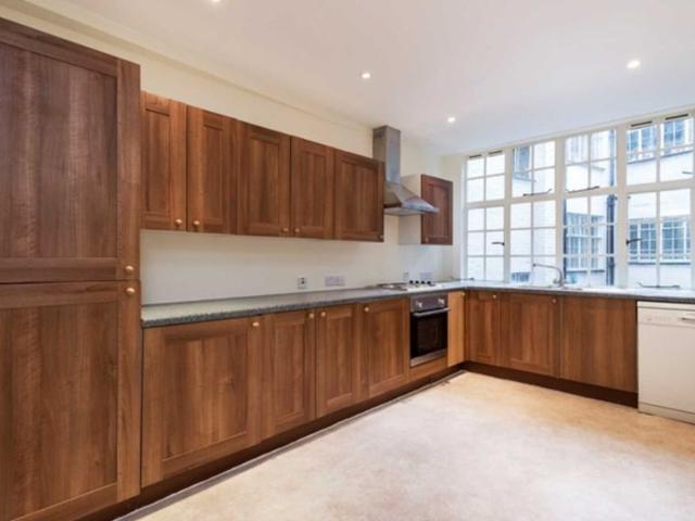 5 bed flat to rent