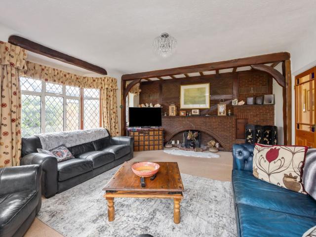 5 Bed House To Let