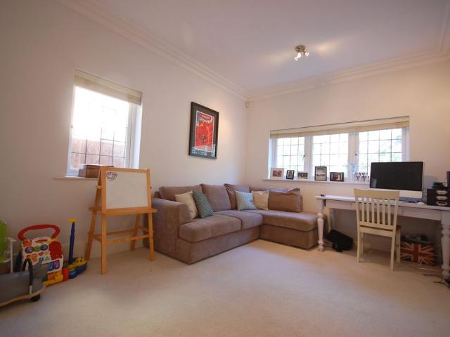 5 bed house to rent in Queens Park South Drive, Queens Park, BH8