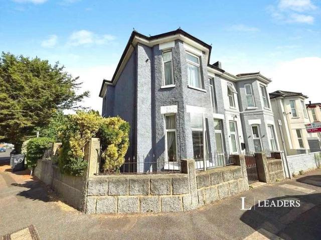5 bed house to rent