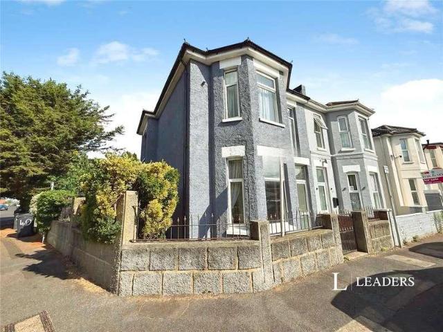 5 bed house to rent