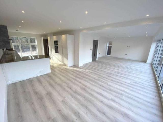 5 bed house to rent