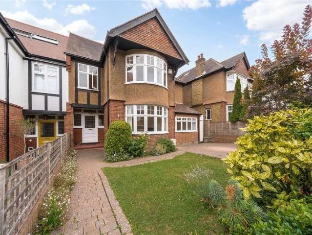 5 bed house to rent