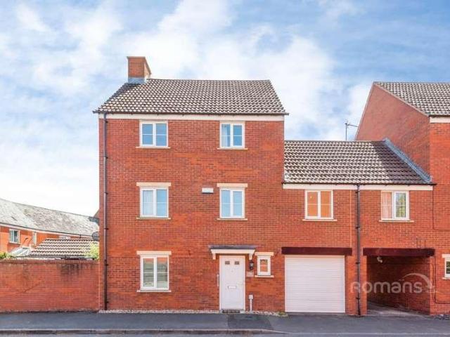 5 bed house to rent