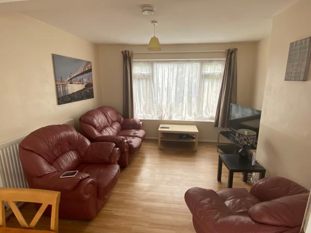5 Bed House at Windsor Avenue, Worcester WR2 5LZ, United Kingdom