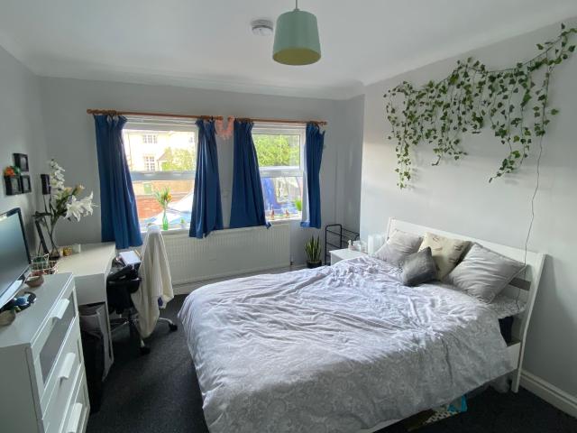 5 Bed House at hallow Road, Worcester WR2 6BX, United Kingdom