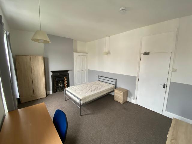5 Bed House at Henwick Road, Worcester WR2 5PG, United Kingdom