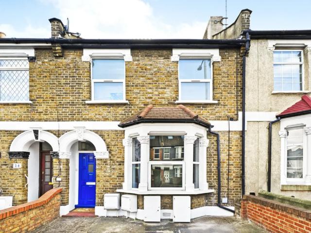5 Bed House, Chingford Road, Walthamstow, London E17, 5 bed terraced house to rent, £3,100 pcm | PrimeLocation
