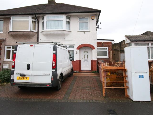 5 Bed House Durham Road FELTHAM TW14 0AG Dream Homes Residentials Hounslow Limited