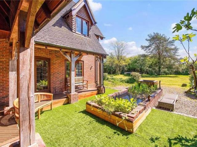 5 bed house for sale
