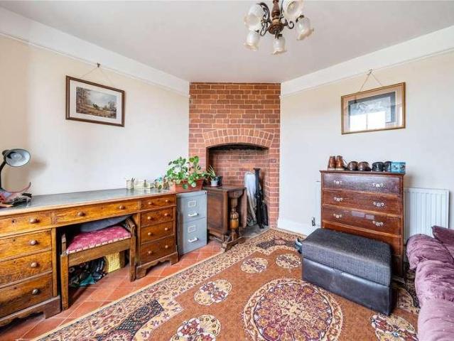 5 bed house for sale