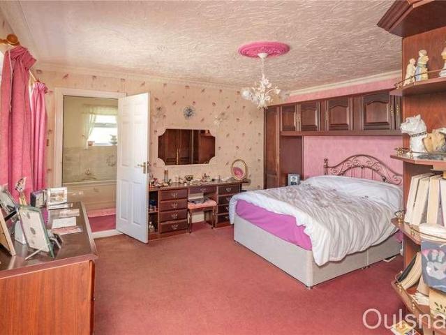 5 bed house for sale