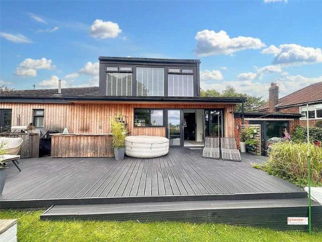 5 bed house for sale
