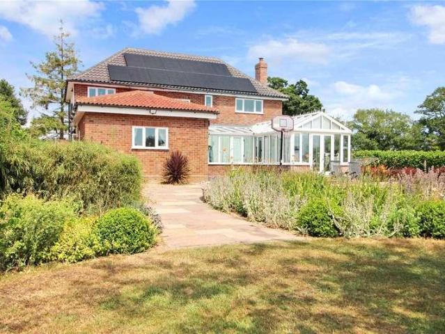 5 bed house for sale