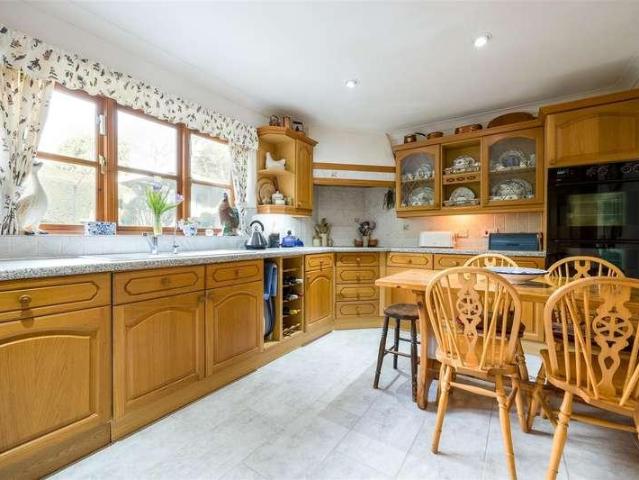 5 bed house for sale