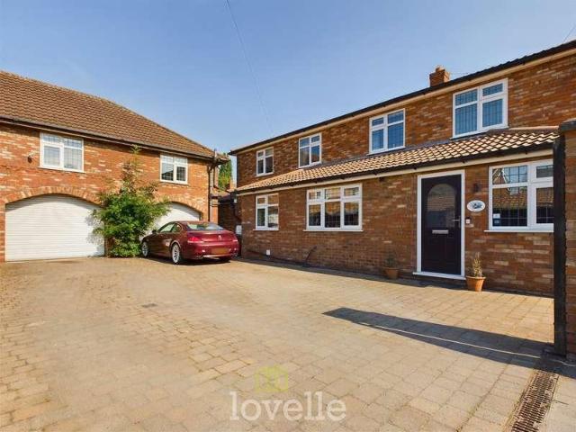 5 bed house for sale