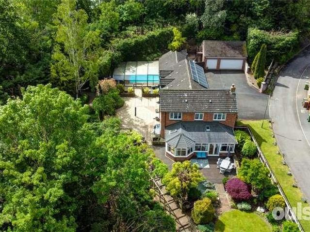 5 bed house for sale