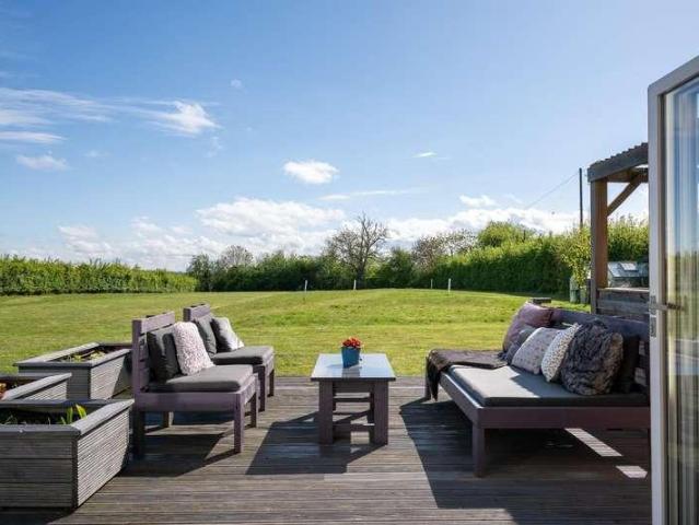 5 bed house for sale