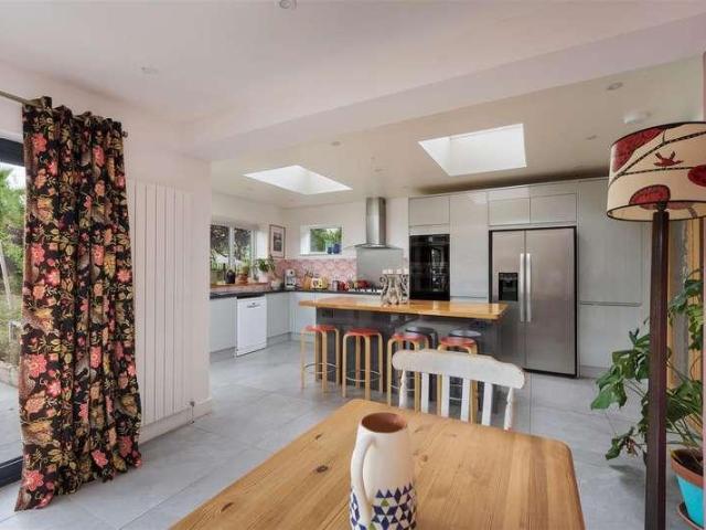 5 bed house for sale