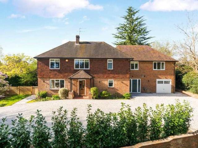 5 bed house for sale