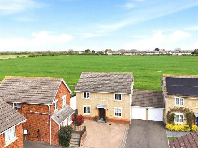 5 bed house for sale