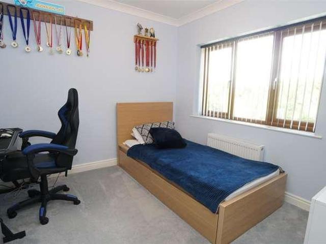 5 bed house for sale