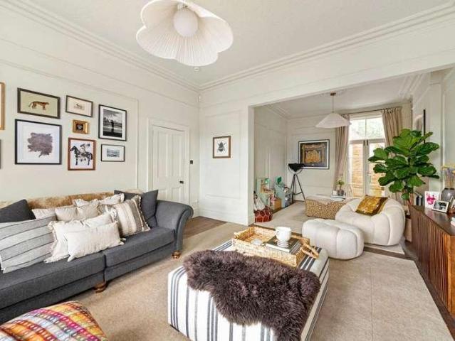 5 bed house for sale