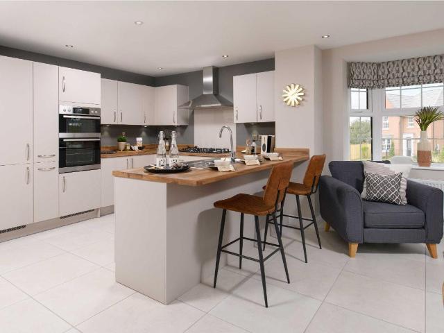5 bed house for sale