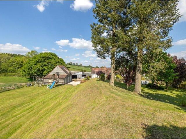 5 bed house for sale