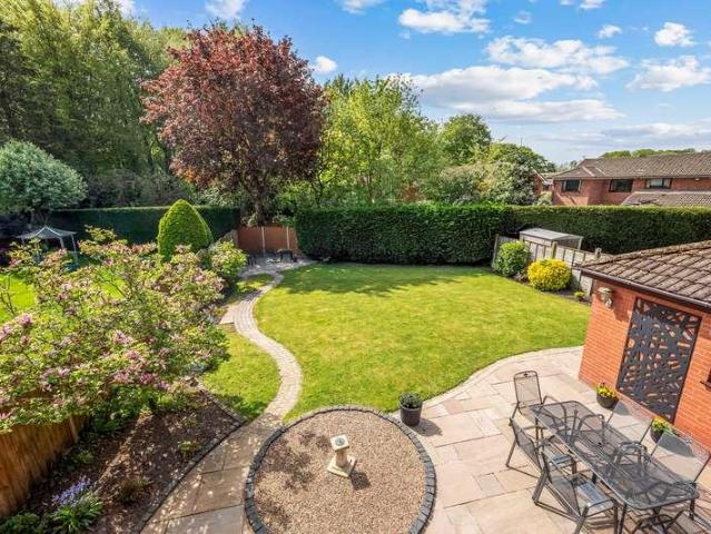 5 bed house for sale