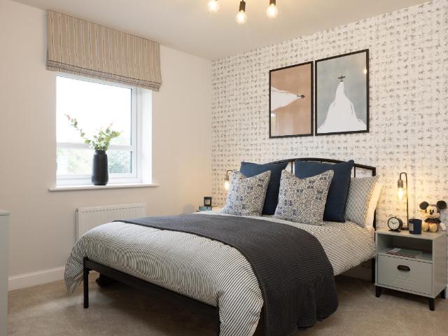 5 bed house for sale