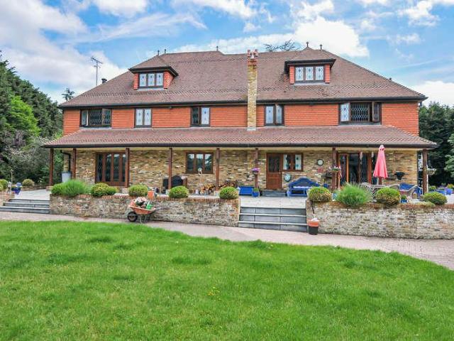 5 bed house for sale