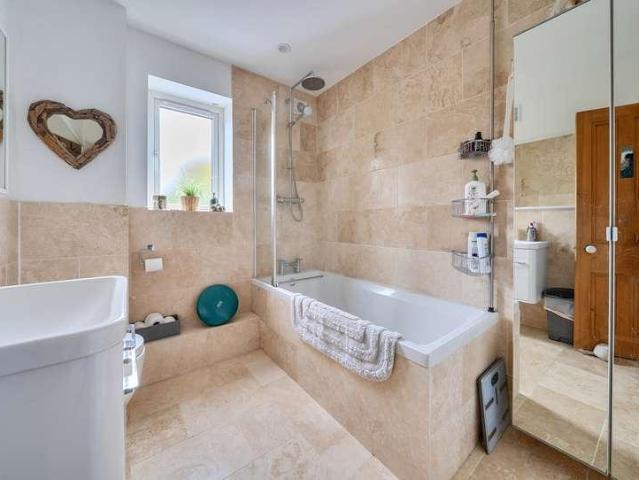 5 bed house for sale