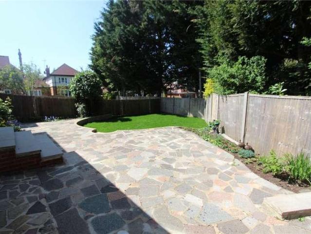 5 bed house for sale