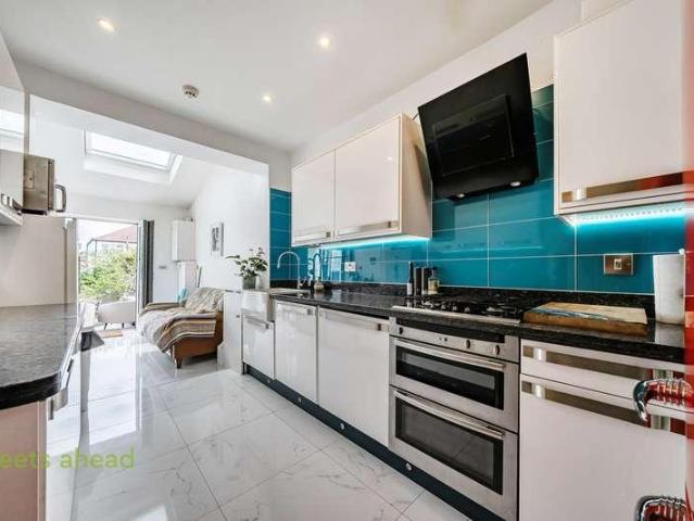 5 bed house for sale
