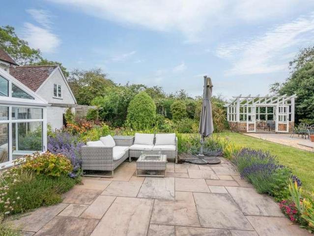 5 bed house for sale