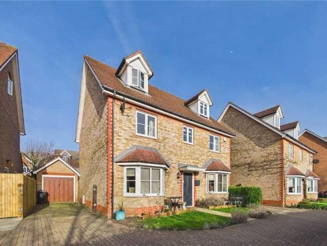 5 bed house for sale