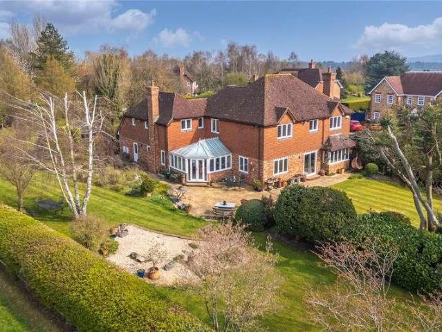5 bed house for sale