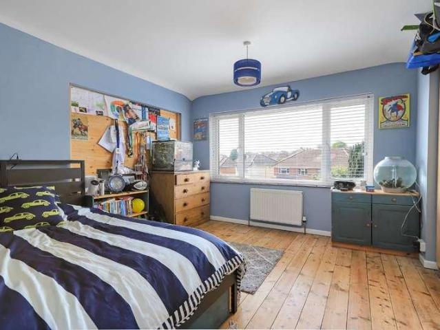 5 bed house for sale