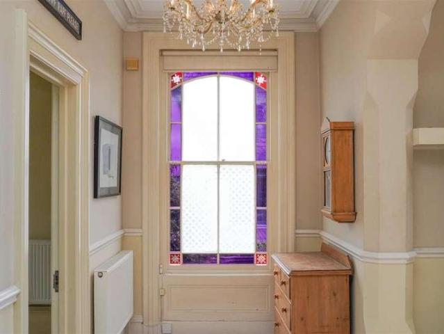 5 bed house for sale