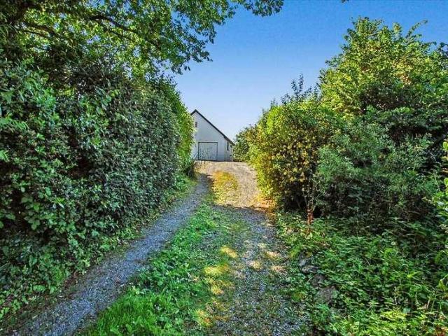 5 bed house for sale