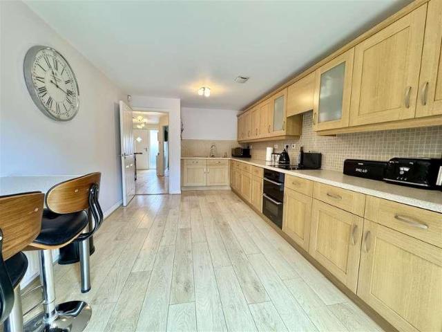 5 bed house for sale