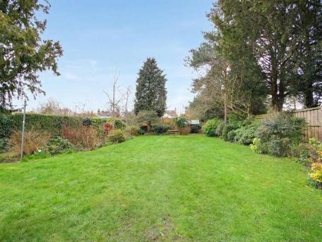 5 bed house for sale